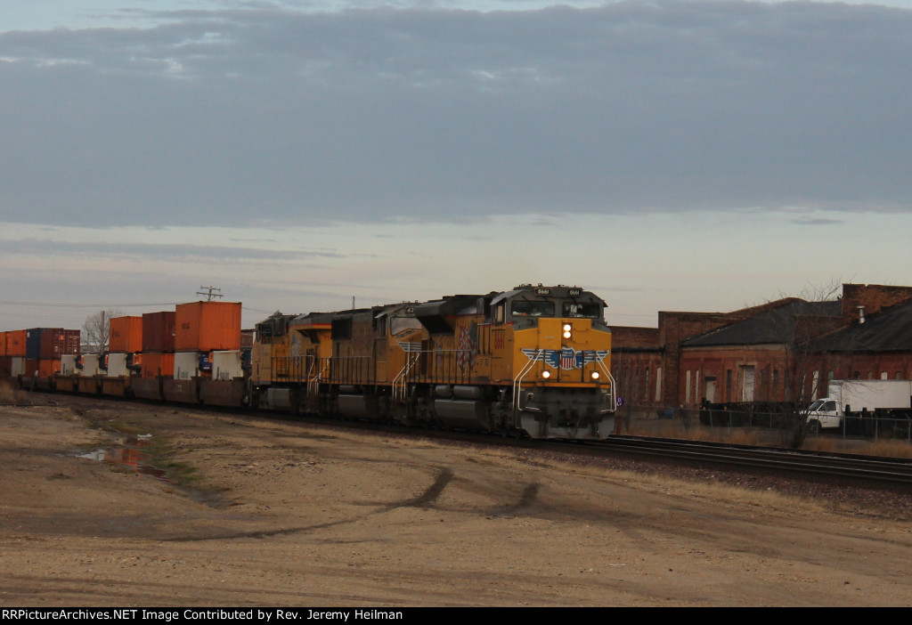 UP 8661 & others (1)